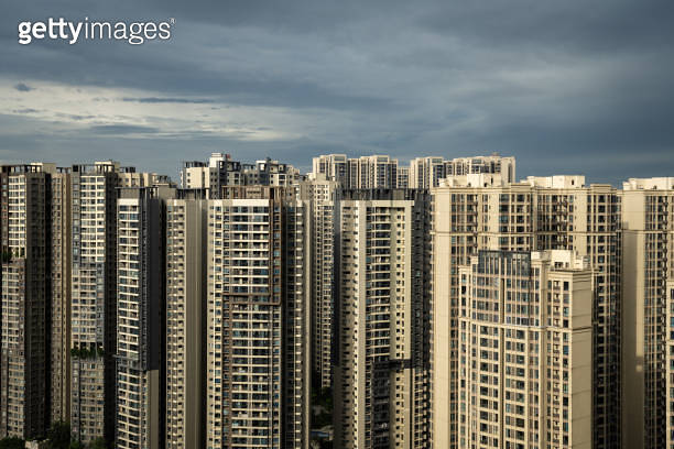 The sun sets over the city of Chengdu. 이미지 (1497403716) - 게티이미지뱅크