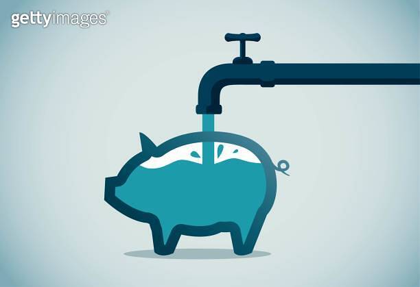 The piggy bank is about to fill up 이미지 (1481703599) - 게티이미지뱅크