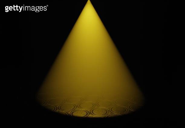 Golden light cone spotlight template (1741002614) - 게티이미지뱅크