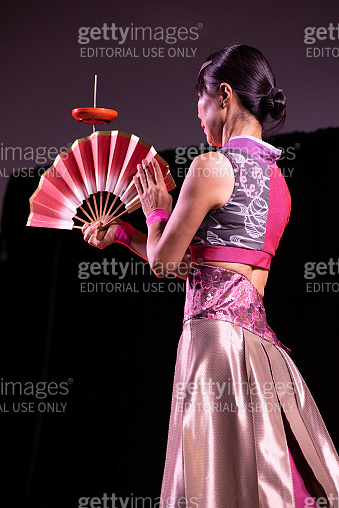 Japanese Circus artist performing at MERCANTIA International Street ...