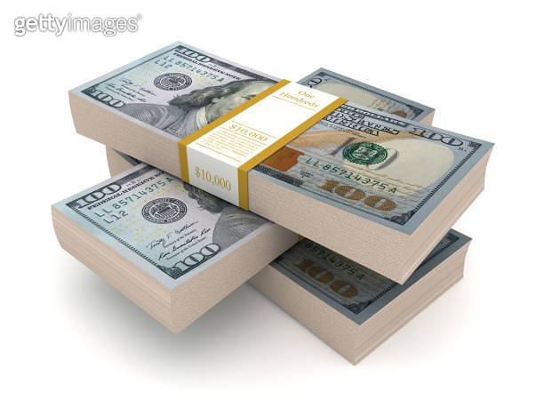 Money stack USA dollar banknotes (1489975180) - 게티이미지뱅크