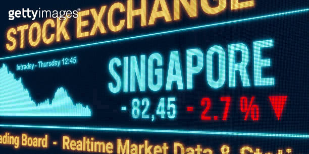 Singapore stock market moving down. 이미지 (1744175118) - 게티이미지뱅크