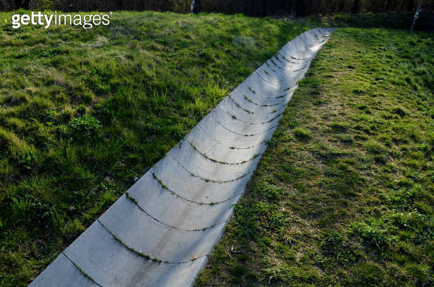 Drainage trough made of vibro-pressed concrete for drainage of surface ...