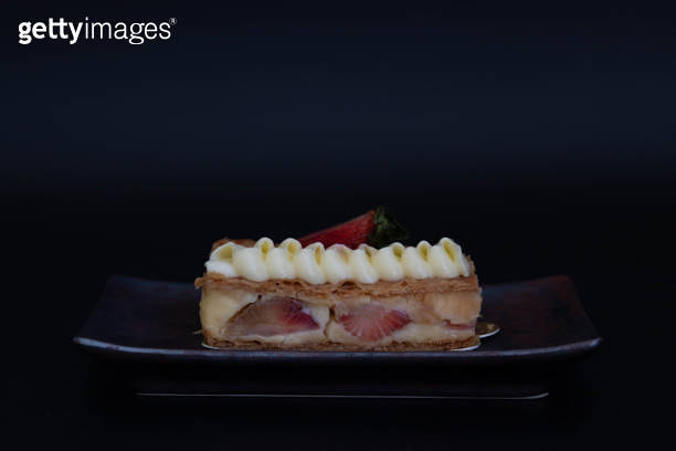 Traditional French Dessert , Millefuille 이미지 (1598446864) - 게티이미지뱅크