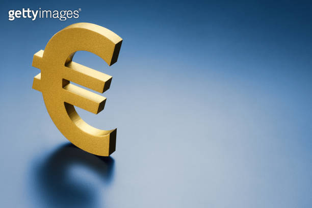 Euro Symbol On Blue Background 이미지 (1744934153) - 게티이미지뱅크