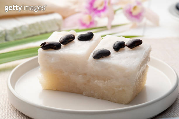 Thai Sweet Sticky Rice Cake with Coconut Milk and black beans Topping ...