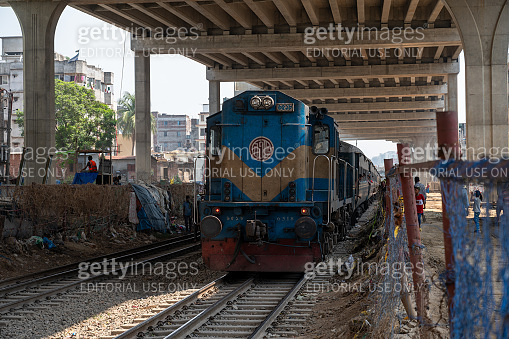 Bangladesh train / railroad, Dhaka 이미지 (1874624960) - 게티이미지뱅크