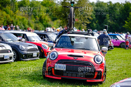 MINI COOPER cars at British car Day 이미지 (1690907548) - 게티이미지뱅크