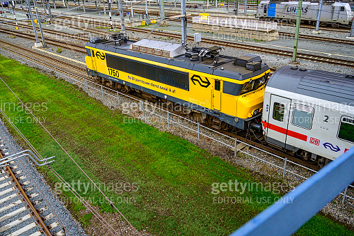 Locomotive NS Class 1700 of the Nederlandse Spoorwegen at station ...