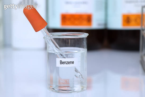 Benzene in container, chemical analysis in laboratory (1498290040) - 게티 ...