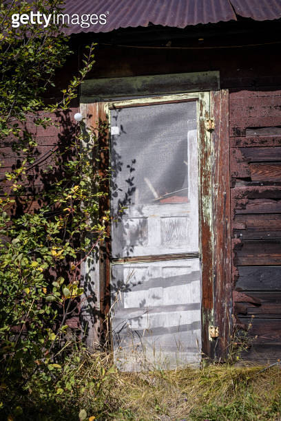 Whats Hidden Behind The Door 이미지 1747154392 게티이미지뱅크 