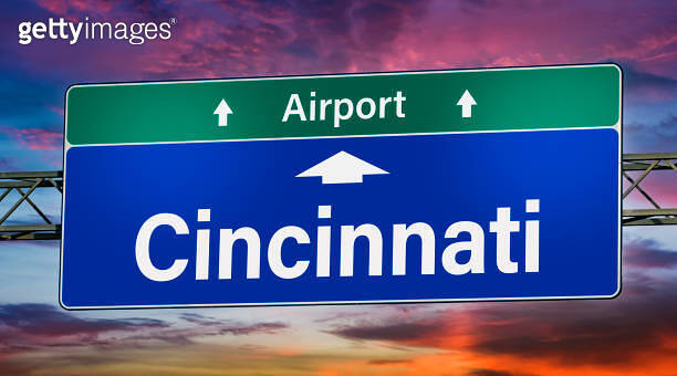 Road sign indicating direction to the city of Cincinnati 이미지 ...