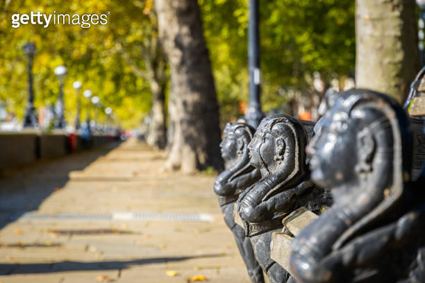 The benches featuring armrests of Sphinxes at Chelsea Embankment in ...