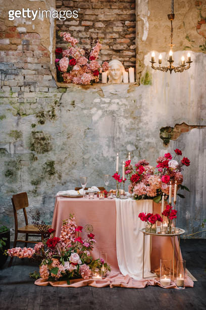 Luxury romantic date. Location for surprise marriage proposal. Table ...