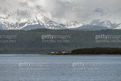 Point Retreat Lighthouse on the Mansfield Peninsula at the northern tip ...