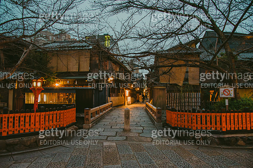 Gion,The district was built to accommodate the needs of travellers and ...