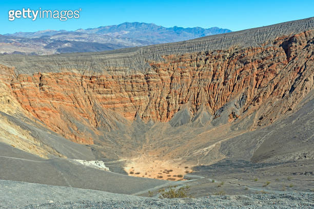 Wall Details in a Volcanic Crater 이미지 (1858190034) - 게티이미지뱅크