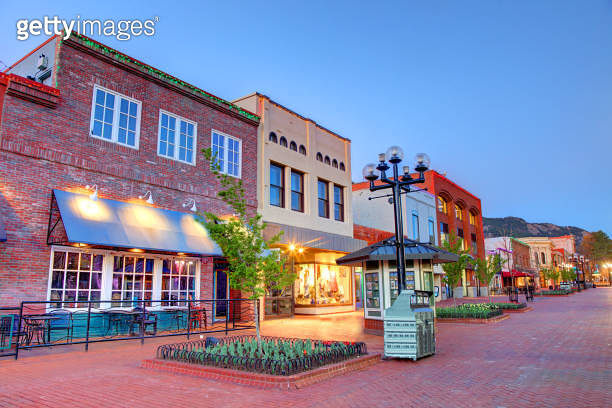 Pearl Street in Downtown Boulder, Colorado 이미지 (1819394290) - 게티이미지뱅크