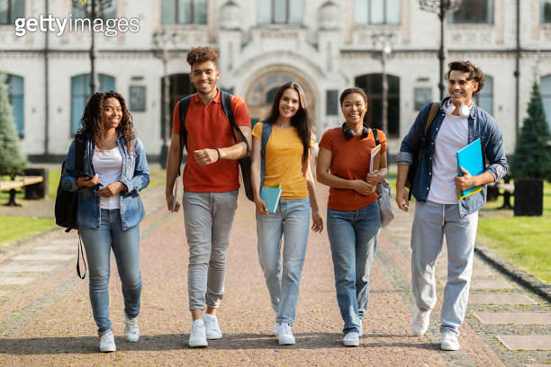 Group of cheerful college students walking out of campus together 이미지 ...