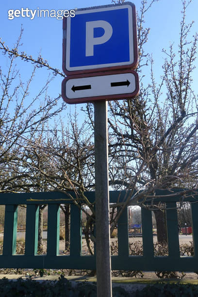 Road sign Parking allowed on both sides of the sign 이미지 (2139631467 ...