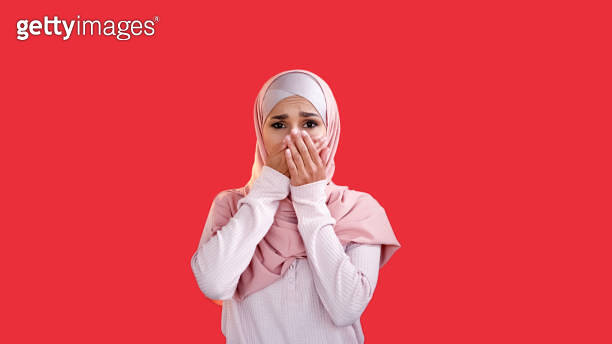 Frightened reaction omg fear speechless woman red 이미지 (2149746985) - 게티 ...