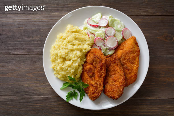 fried chicken fillet with rice 이미지 (2153562869) - 게티이미지뱅크