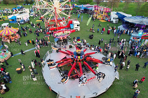 Funfair and Carnival with Scary Rides 이미지 (1916058791) - 게티이미지뱅크