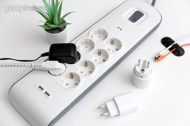Electric power strip. Multiple devices connected 이미지 (2153699964) - 게티이미지뱅크