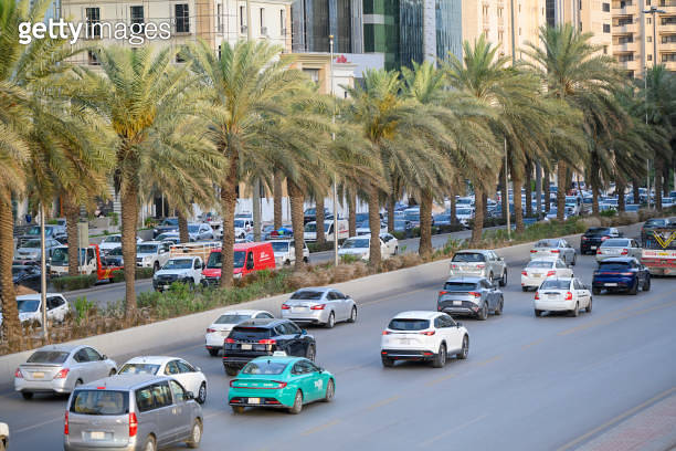 King Fahd Road, major multiple lane highway 이미지 (2152910012) - 게티이미지뱅크