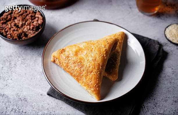 Sesame seeds topping beef filling triangle pies, samsa (2182361079 ...