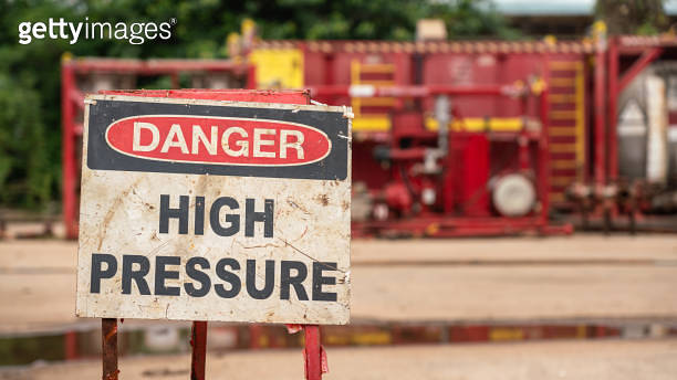 "High pressure" warning sign. Industrial safety sign. 이미지 (2159021014 ...