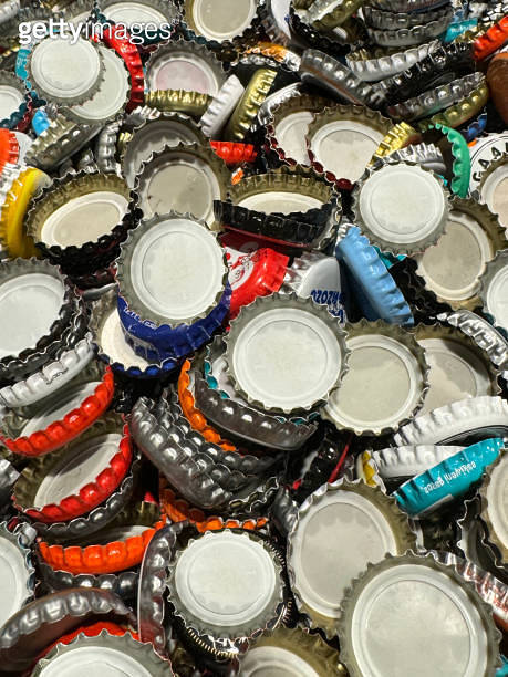 Various Colored Soda Caps 이미지 (2150455316) - 게티이미지뱅크