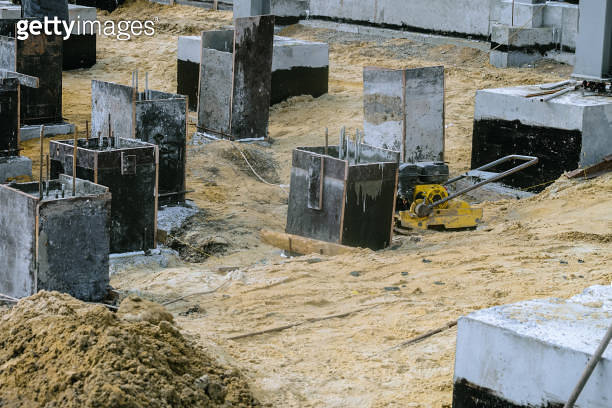Formwork shields for the foundation construction of reinforced concrete ...