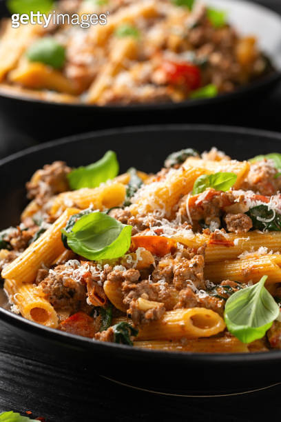 Creamy Tuscan pasta with minced beef, sun dried tomatoes, spinach and ...