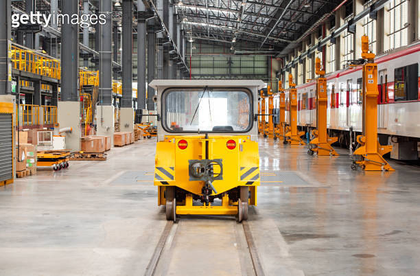 Rail car mover Red Line Electric Train 이미지 (1997722301) - 게티이미지뱅크