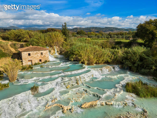 Waterfalls of the Mill Hot Springs, Saturnia 이미지 (2021772054) - 게티이미지뱅크