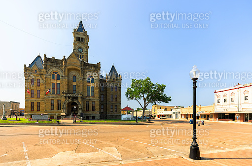 Towering Lavaca County Courthouse anchors small-town square in old ...