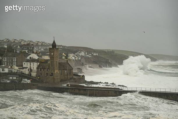 Porthleven storm Kathleen, Porthleven clock tower takes a battering ...