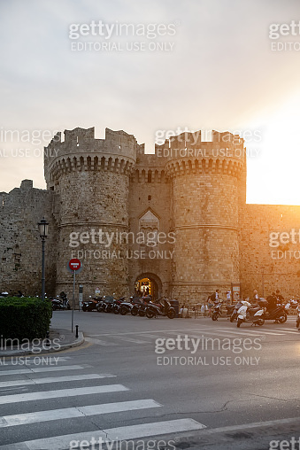 Entrance to the Rhodian fortress 이미지 (2154917482) - 게티이미지뱅크