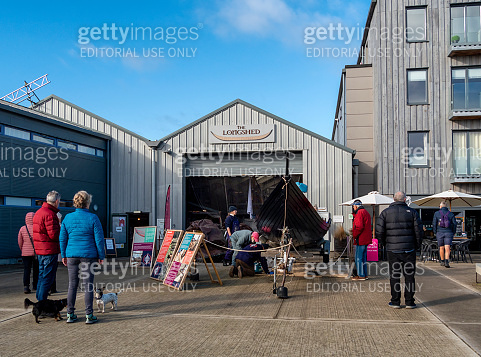 Constructing a reproduction Anglo-Saxon longship at the Longshed in ...