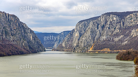 Danube RIver Gorge Djerdap 이미지 (2152807438) - 게티이미지뱅크