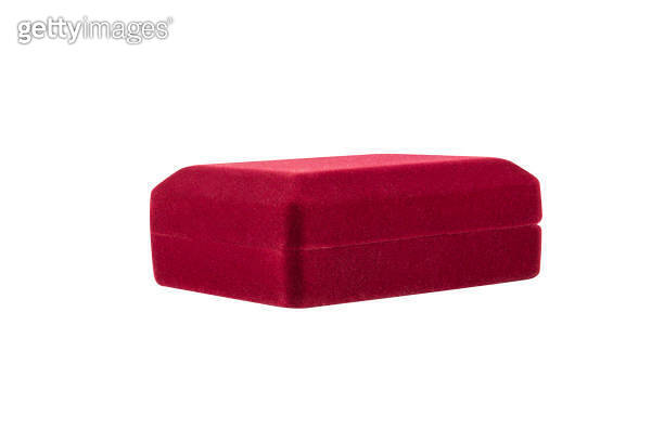 red velvet gift box for jewelry isolated on white background 이미지 ...