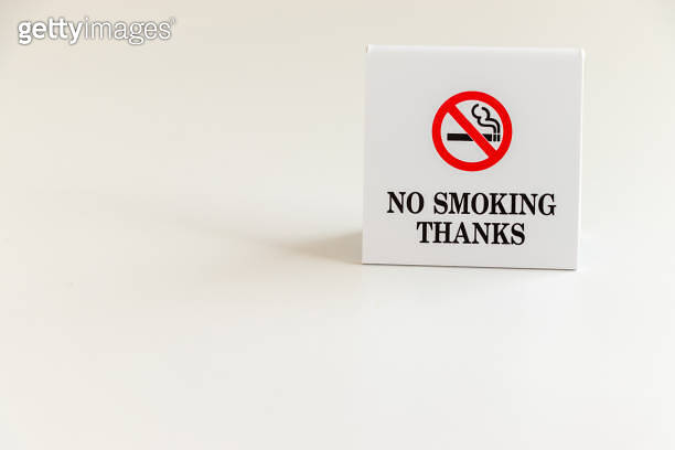 A sign indicating that this is a non-smoking seat 이미지 (2009204013) - 게티 ...