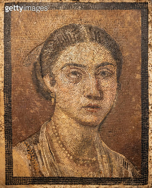 Pompeii female portrait mosaic 27 BC - 68 AD 이미지 (2153393118) - 게티이미지뱅크