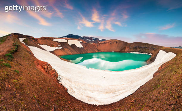 Colorful summer scene with crater pool of Krafla volcano 이미지 ...