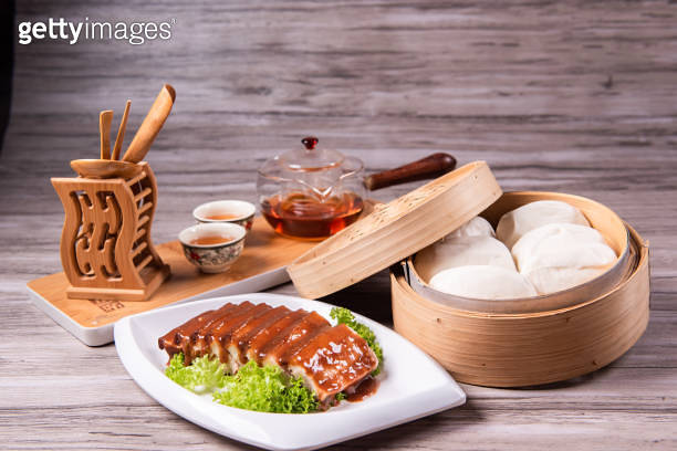 chinese traditional kong bak bao mantou sliced braised pork belly with ...
