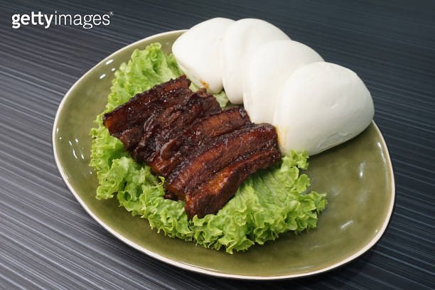 braised pork belly meat wrapped with man tou bun Chinese burger kong ...