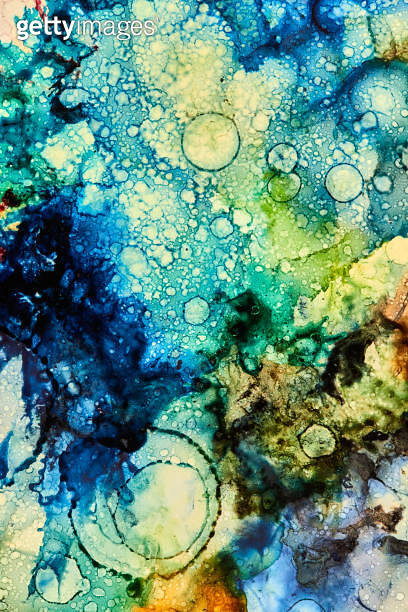 Bionic fluid painting photo shot, studio work. 이미지 (1962721765) - 게티이미지뱅크