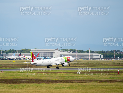 TAP Air Portugal Airbus A321 neo is landing at MXP Milano Malpensa international airport 이미지 ...