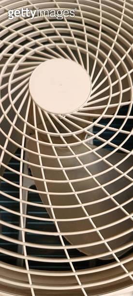 Protective grille in front of the fan 이미지 (2127894033) - 게티이미지뱅크